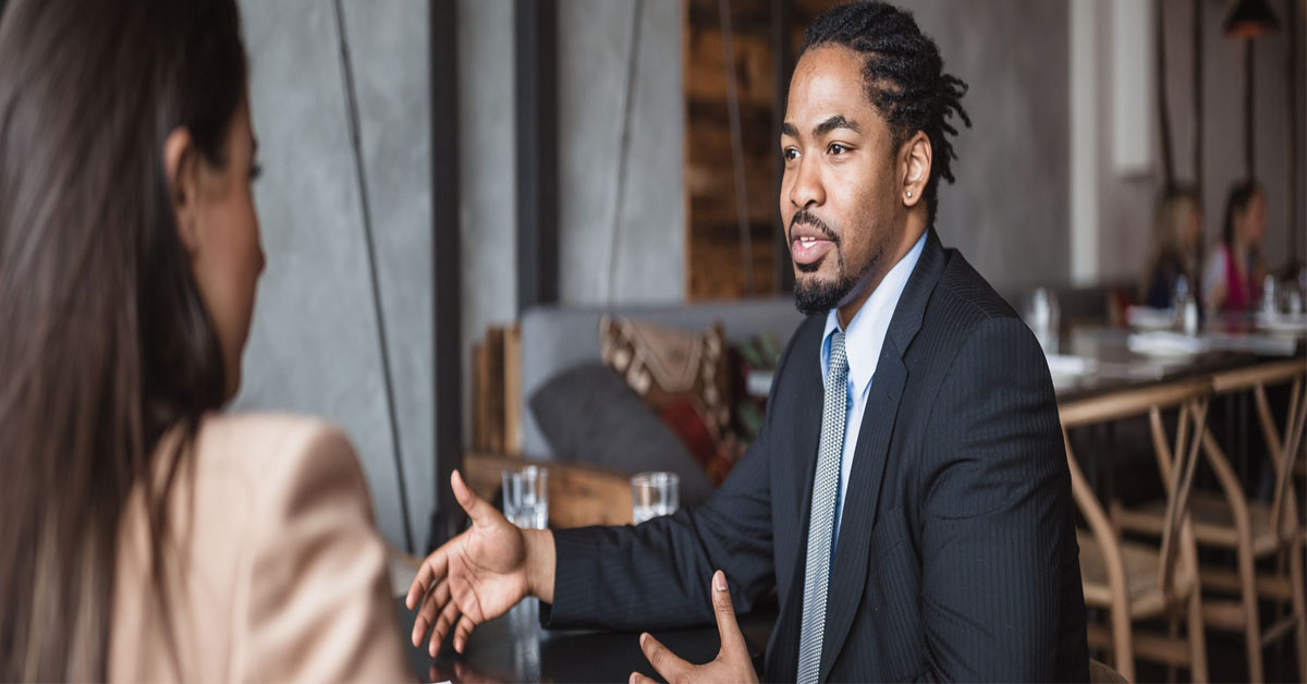 Comment décrypter la dissonance cognitive derrière une posture